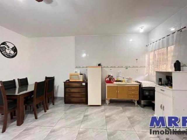 Apartamento à venda em Ubatuba na Praia da Lagoinha. Com piscina e elevador. 2 quartos