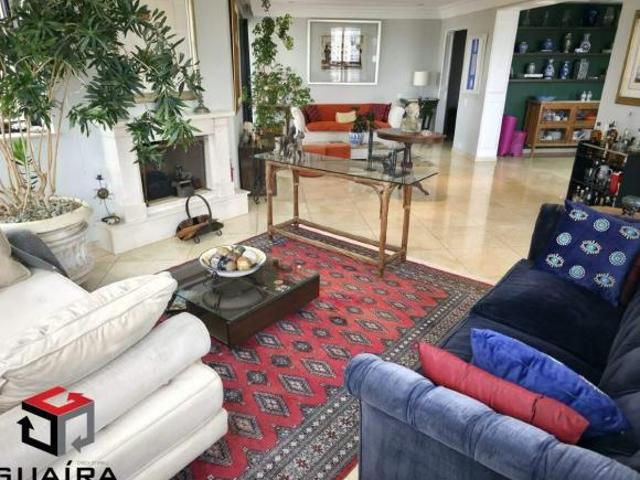 Apartamento em Vila Mariana com 267m²