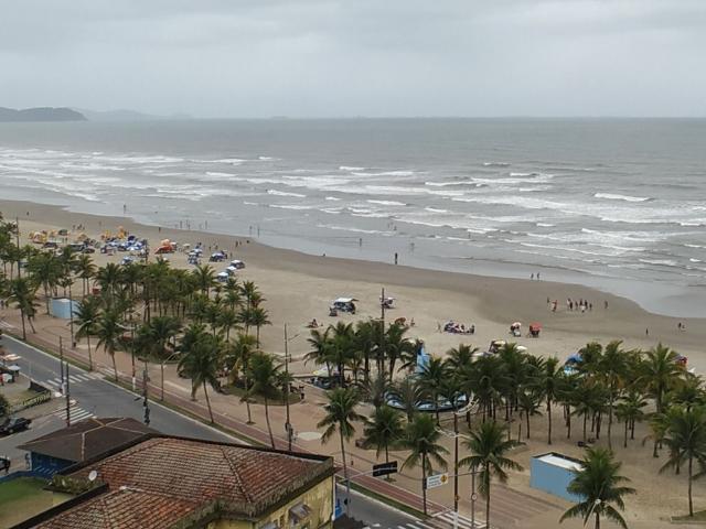 Apartamento em Vila Mirim, Praia Grande/SP de 68m² 2 quartos à venda por R$ 419.000,00