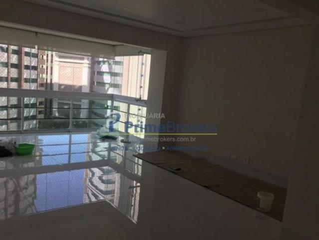 Apartamento em Vila Olímpia com 140m²