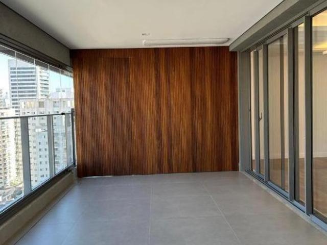Apartamento em Vila Olímpia com 160m²
