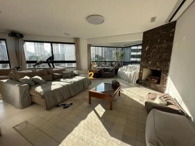 Apartamento em Vila Andrade com 162m², 3 quartos, sendo 2 suítes e 3 vagas