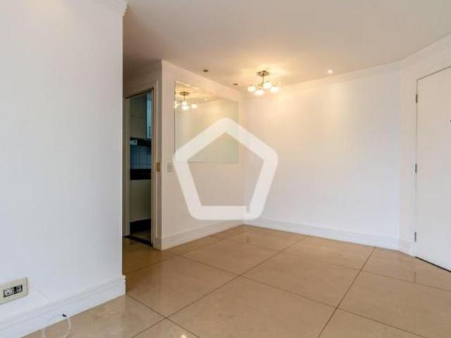Apartamento em Vila Brasilio Machado