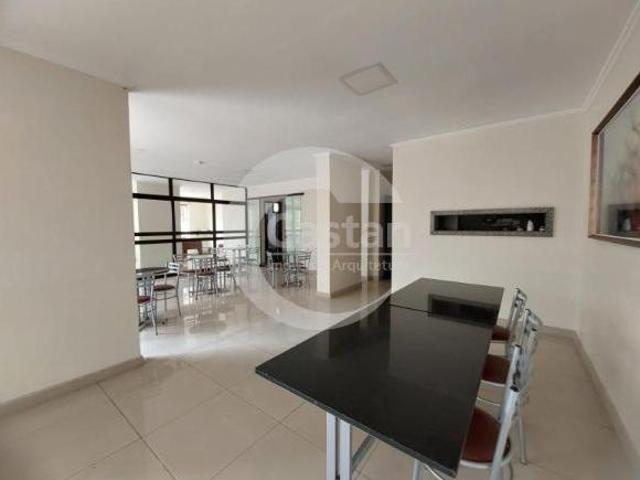 Apartamento em Vila Carrão