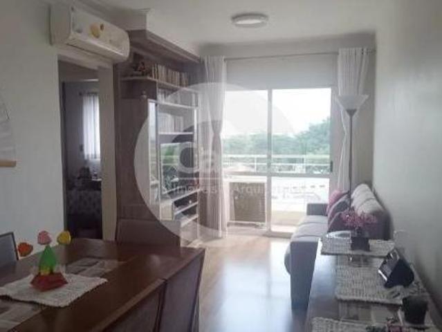 Apartamento em Vila Carrão