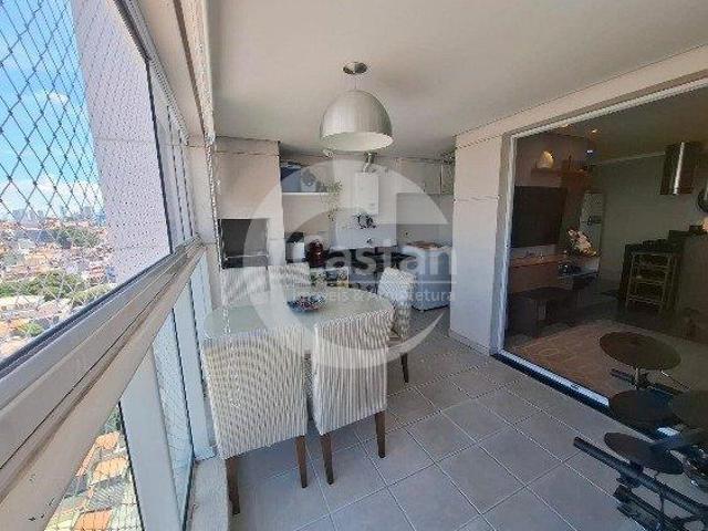Apartamento em Vila Ema