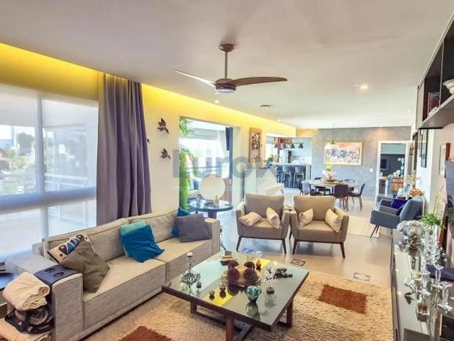 Apartamento em Vila Embaré, Valinhos/SP de 247m² 3 quartos à venda por R$ 3.710.000,00