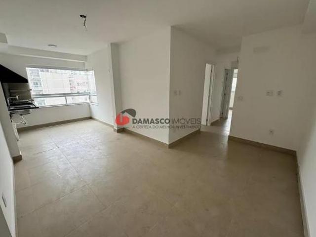 Apartamento em Vila Guiomar
