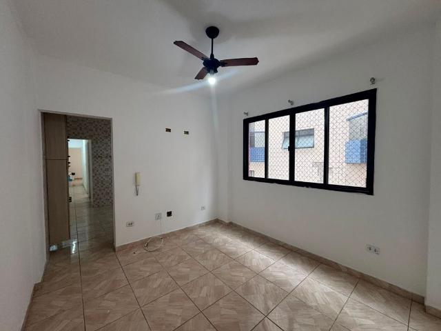Apartamento em Vila Guilhermina, Praia Grande/SP de 78m² 2 quartos para locação R$ 2.500,00/mes
