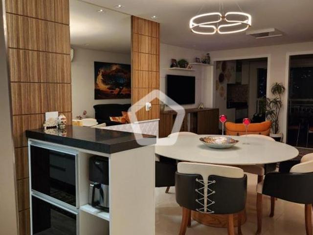 Apartamento em Vila Gumercindo