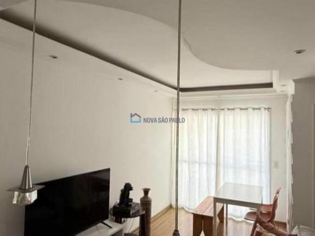 Apartamento em Vila Gumercindo. 2 quartos. 1 vaga. Lazer