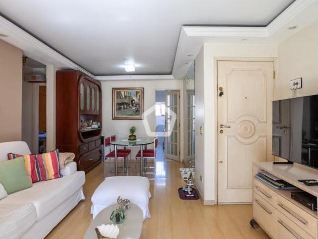 Apartamento em Vila Gumercindo