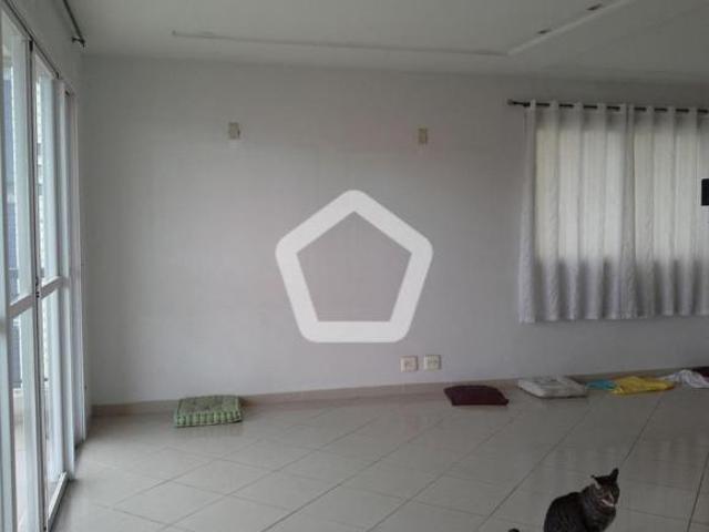 Apartamento em Vila Ipojuca