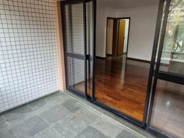 Apartamento em Vila Pompéia com 120m²