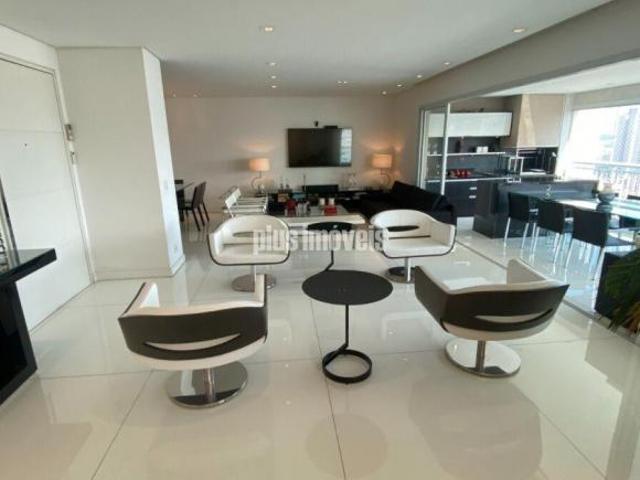 Apartamento em Vila Romana com 206m² 3 dormitórios sendo 3 suítes com varanda na suites master
