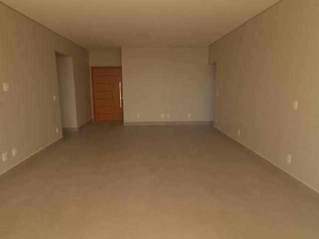 Apartamento em Vila Santos Dumont, Franca/SP de 161m² 3 quartos à venda por R$ 1.000.000,00