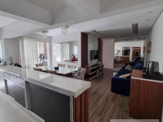 Apartamento em Vila Scarpelli Santo André