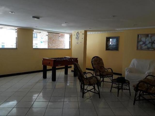 Apartamento em Vila Tupi, Praia Grande/SP de 67m² 2 quartos à venda por R$ 389.000,00