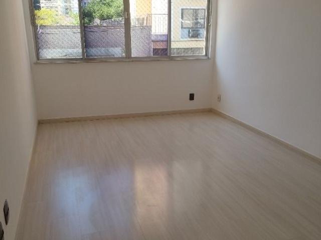 Apartamento em Vital Brasil, Niterói/RJ de 75m² 2 quartos para locação R$ 2.250,00/mes