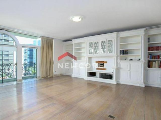 Apartamento em Alameda Campinas Jardim Paulista São Paulo/SP
