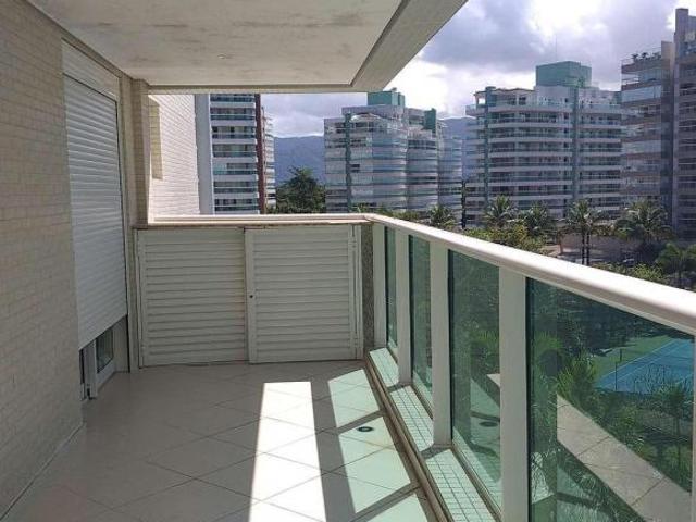 Apartamento em Alameda Jurua Riviera de São Lourenço Bertioga/SP