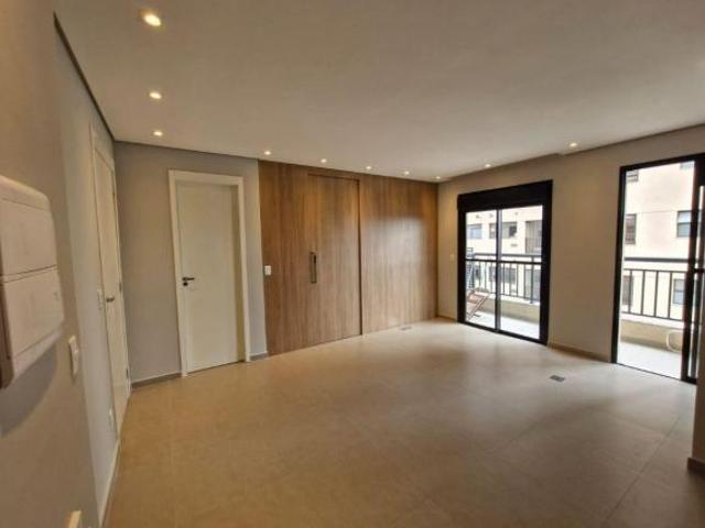 Apartamento em Alphaville no 18 do Forte, mobiliado de 40 m² pronto para morar, 1 vaga! Fiore