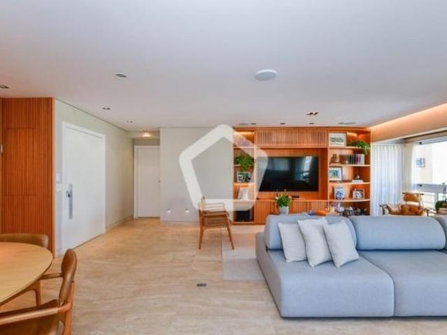 Apartamento em Alto de Pinheiros