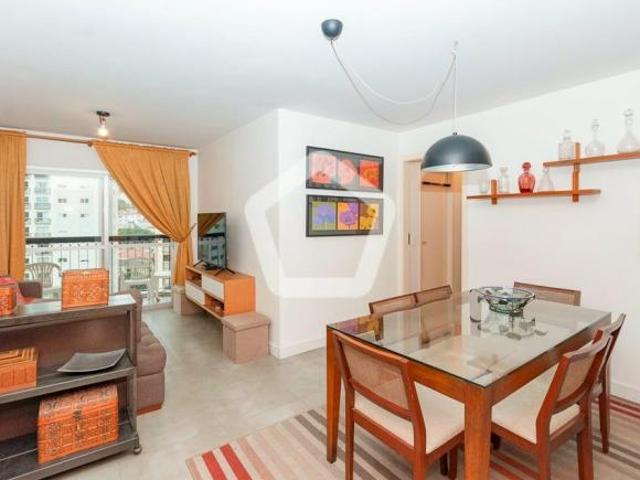 Apartamento em Alto de Pinheiros