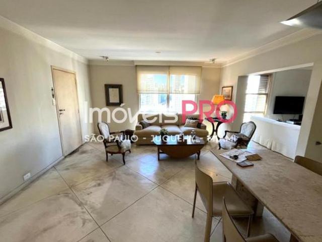 Apartamento em andar alto na Vila Olímpia!