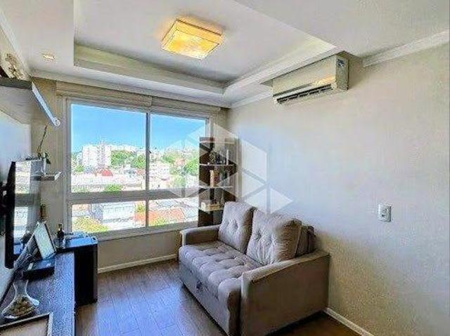 Apartamento em andar alto no Coração da Azenha Vista livre e sol da manhã!