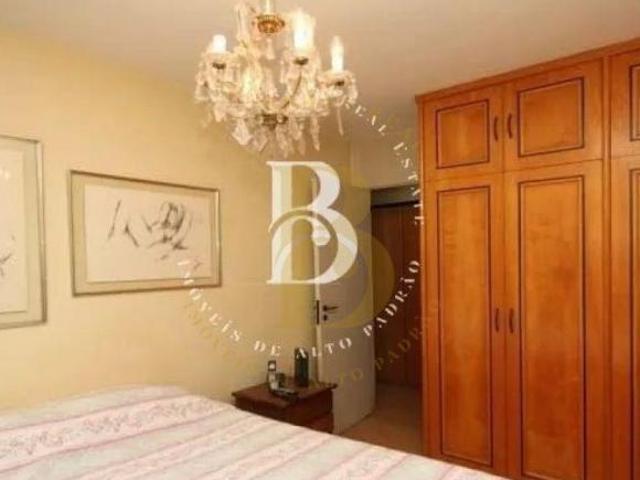 Apartamento em andar alto, á venda em Moema