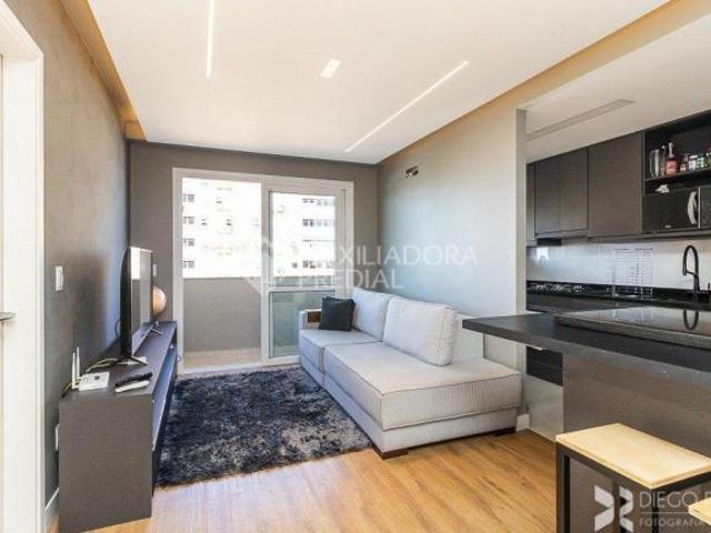 Apartamento em andar alto, à venda no bairro Petrópolis