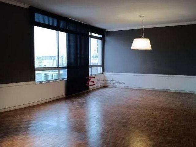 Apartamento em andar alto com vista da cidade!
