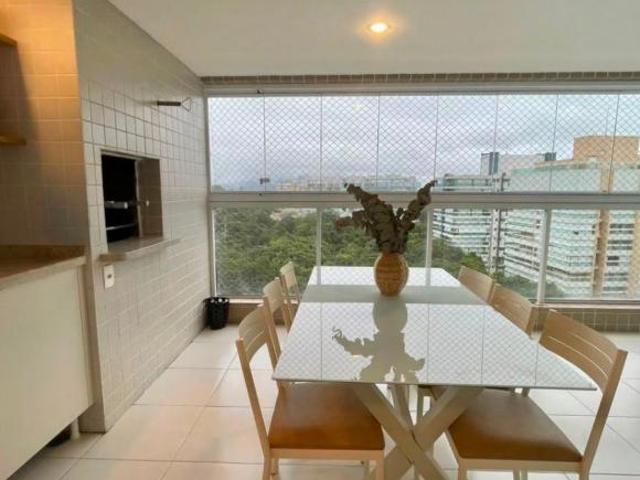 Apartamento em Andar Alto com Vista para a Serra e Espaço Gourmet