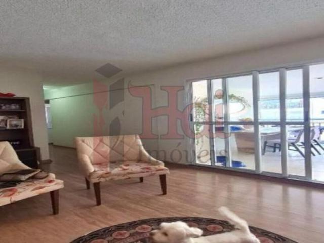 Apartamento em andar alto, com excelente iluminação natural, na Barra Funda
