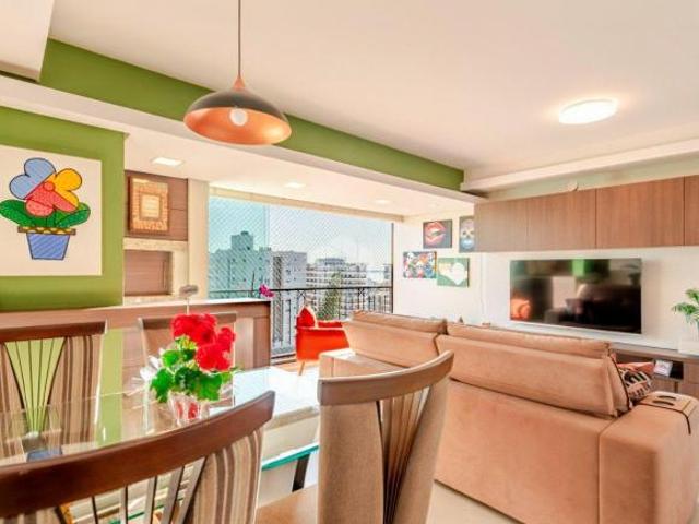 Apartamento em andar alto com linda vista