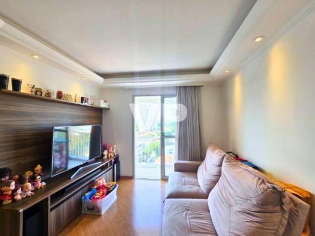 Apartamento em andar alto com sol da manhã e condomínio clube completo no Jardins da Hípica