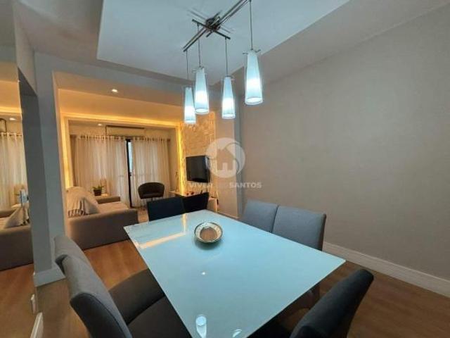 Apartamento em andar alto de 2 dormitórios e dependência de serviço no Marapé Santos/SP