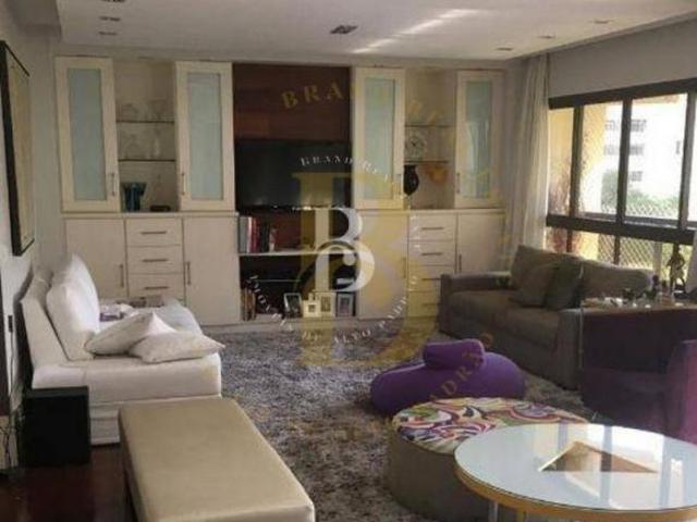 Apartamento em andar alto e vista permanente no bairro Itaim Bibi