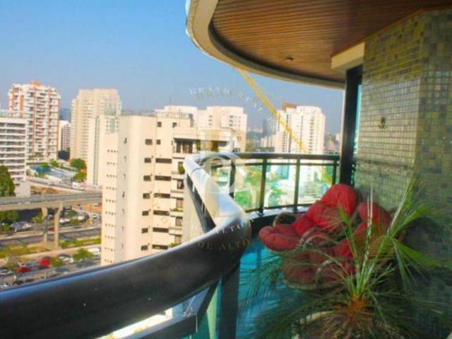Apartamento em andar alto e vista privilegiada, localizado no bairro Campo Belo