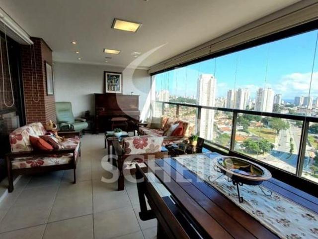 APARTAMENTO EM ANDAR ALTO EM CONDOMINIO CLUBE