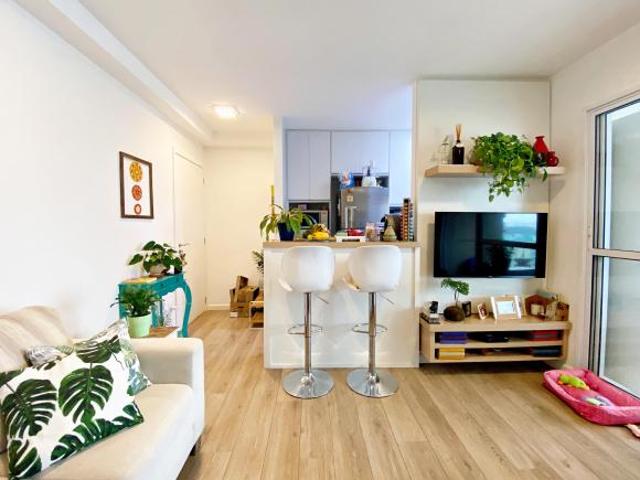 Apartamento em andar alto, face norte c/ varanda gourmet