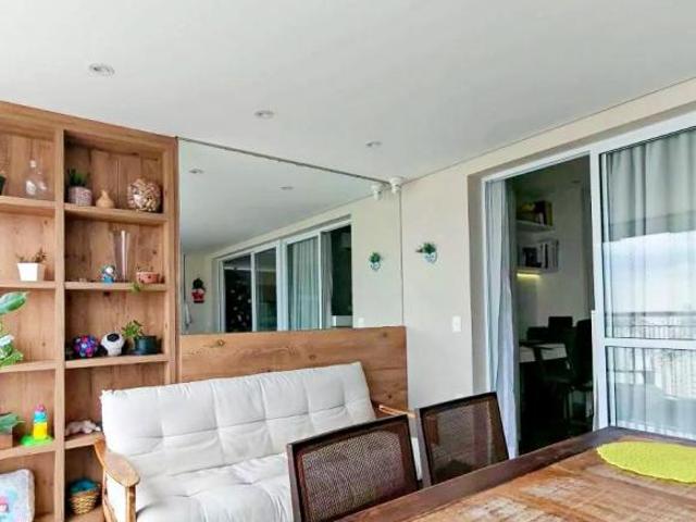 Apartamento em andar alto, 3 dormitórios e varanda gourmet