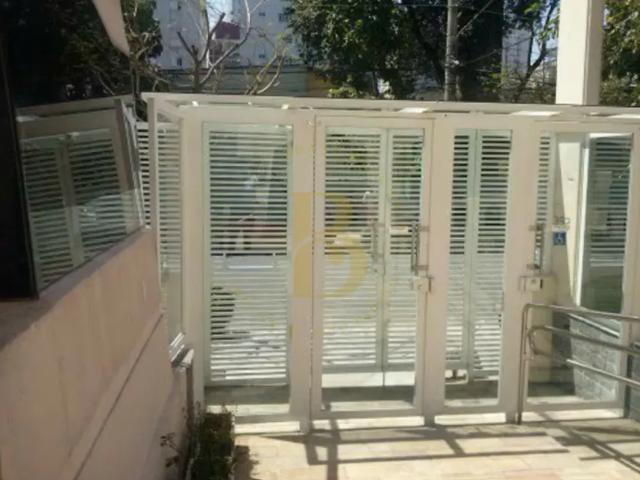 Apartamento em andar baixo, localizado no Itaim Bibi