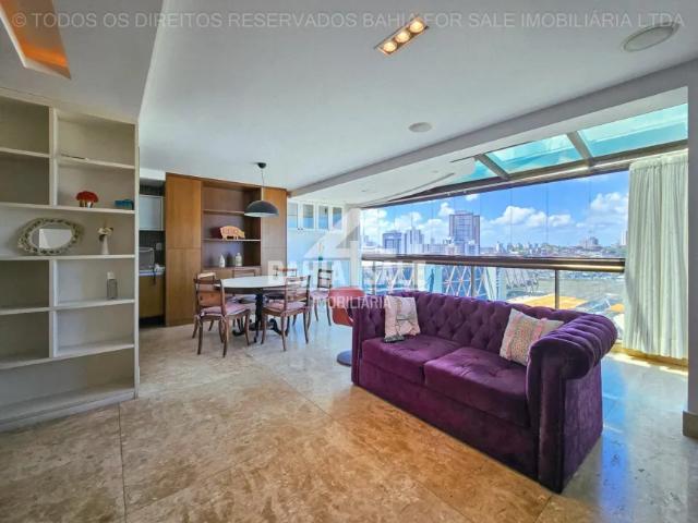 Apartamento em Armação: Vista Mar, Conforto e Lazer Completo!