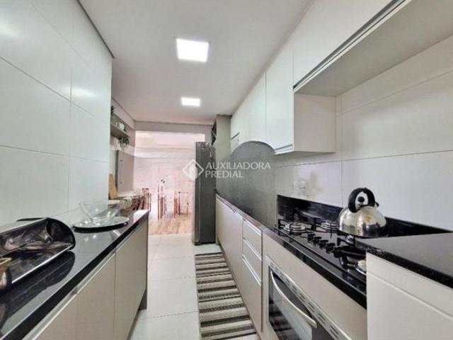 APARTAMENTO EM ATLÂNTIDA COM INFRAESTRUTURA E SEGURANÇA