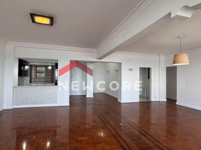 Apartamento em Avenida Manoel da Nóbrega Itararé São Vicente/SP