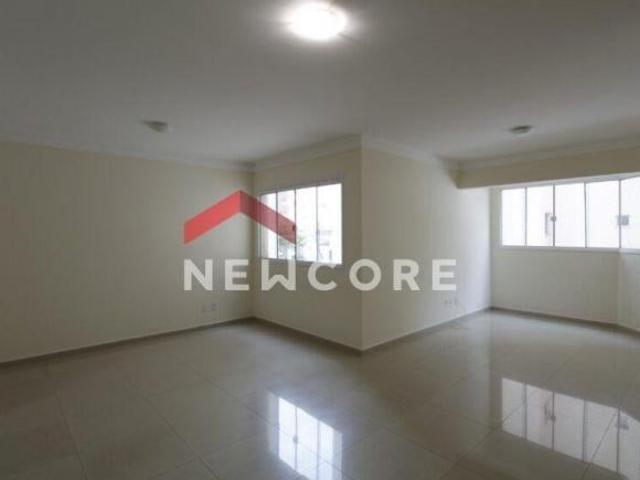 Apartamento em Avenida Nicodemos Alves dos Santos Saraiva Uberlândia/MG