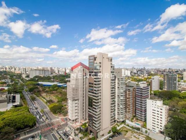 Apartamento em Avenida Agami Moema São Paulo/SP