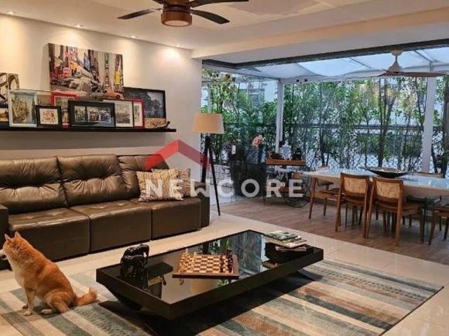 Apartamento em Avenida Barão de Penedo José Menino Santos/SP
